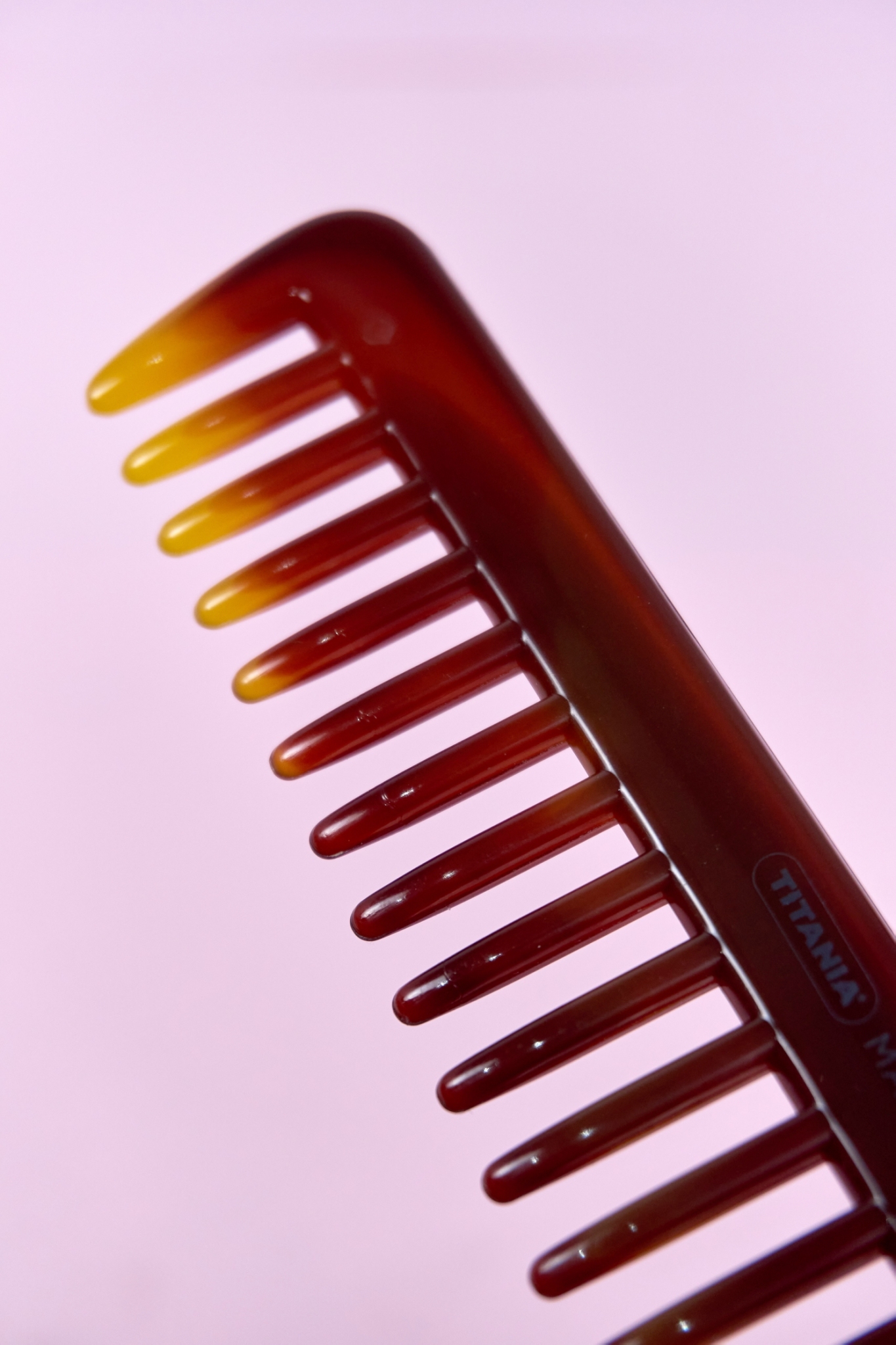 TITANIA หวีซี่ Ladies comb ขนาด 18.5 cm