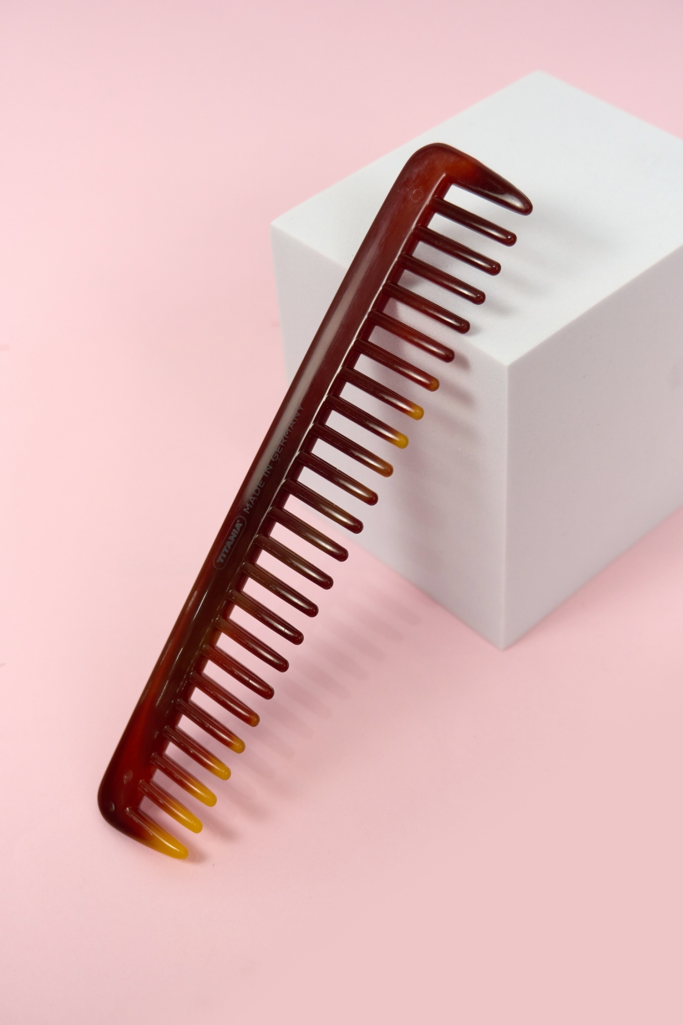 TITANIA หวีซี่ Ladies comb ขนาด 18.5 cm